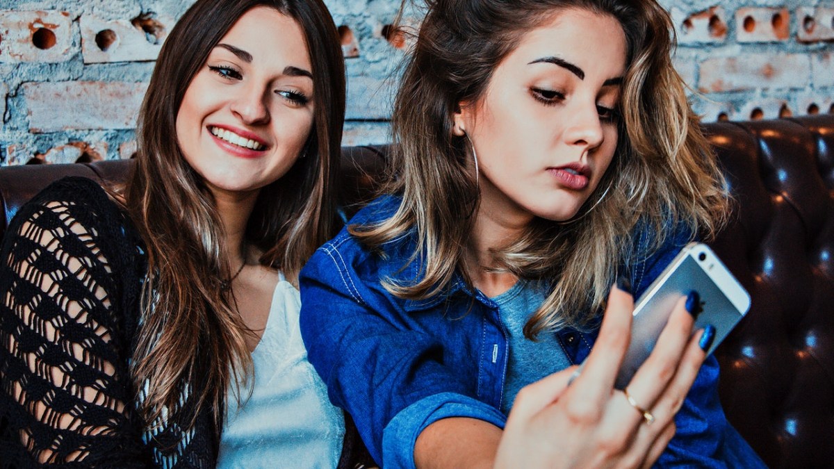 Algoritmit heijastavat niitä ympäröivää yhteiskuntaa – Rajapinta